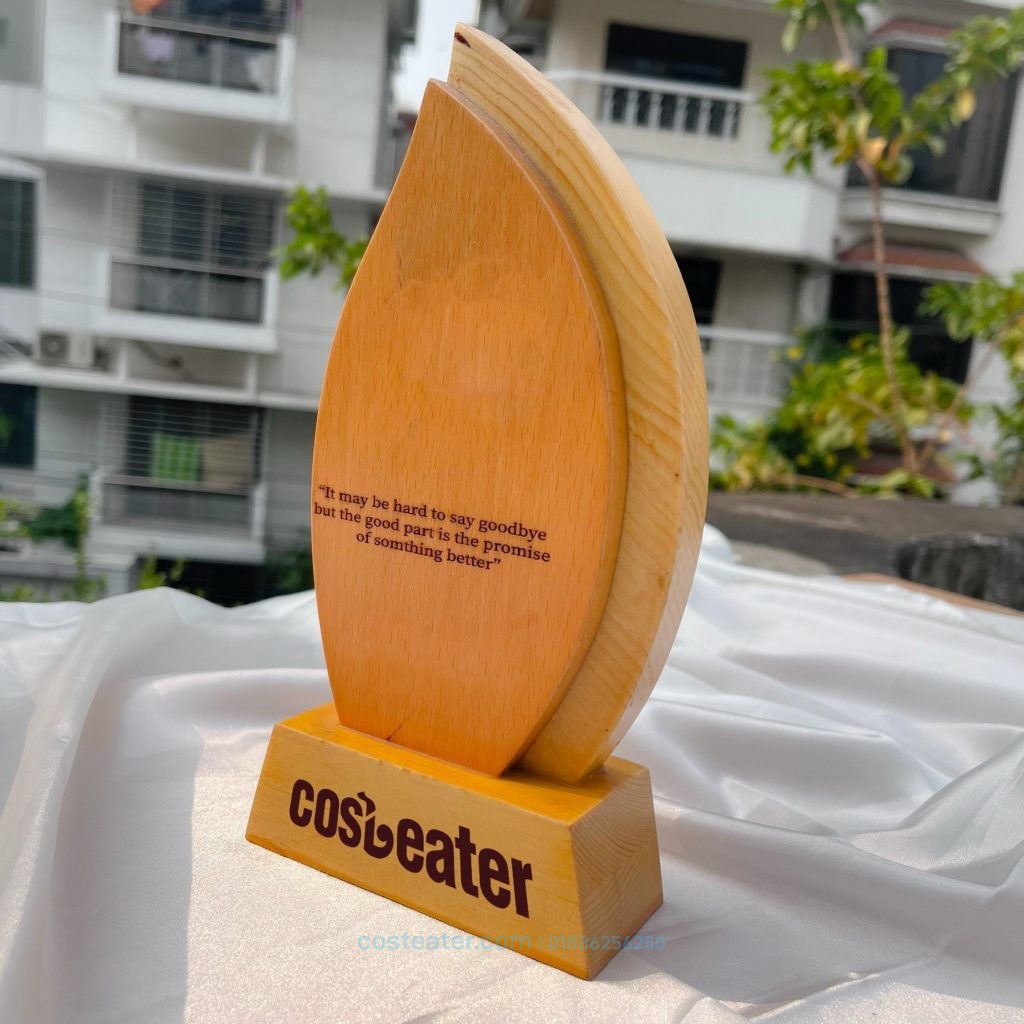 Wooden Crest - Shield Shape with Box - Costeater